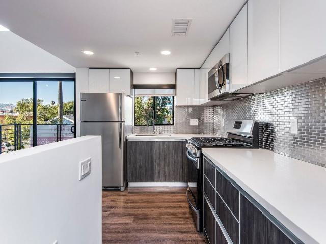 Come home to these New Modern Townhouse in Hollywood! 1 Bedroom Apartment for Rent at 5812 Virginia Ave, Los Angeles, CA 90038 Hollywood Studio District