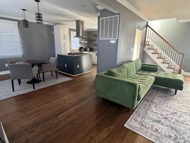 Come live in comfort in Mayfield one of the most s