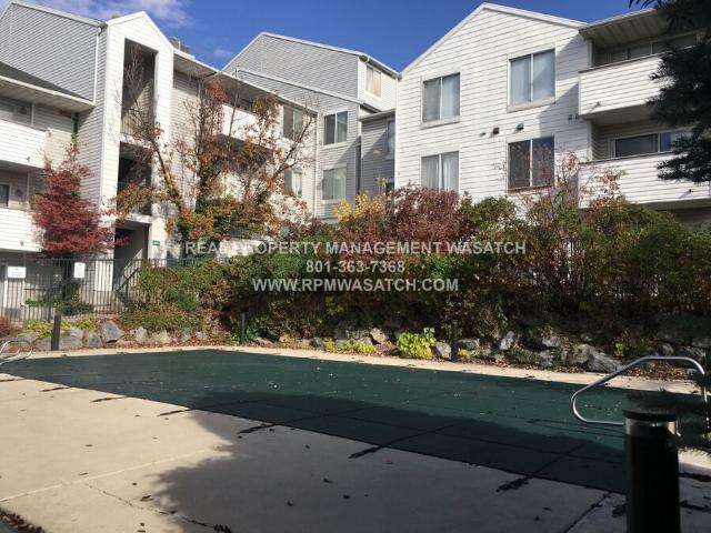 Come See This Spacious 2 bedroom 2 Bath in Downtown Salt Lake City!
