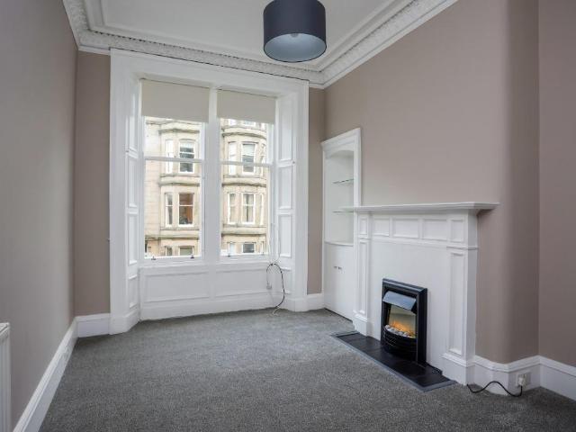 Comely Bank Place, Edinburgh EH4 2 bed flat to rent £1,600 pcm £369 pw