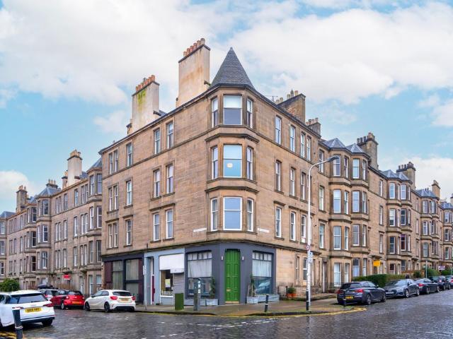 Comely Bank Place, Edinburgh EH4, 2 bed flat to rent, £2,100 pcm | PrimeLocation