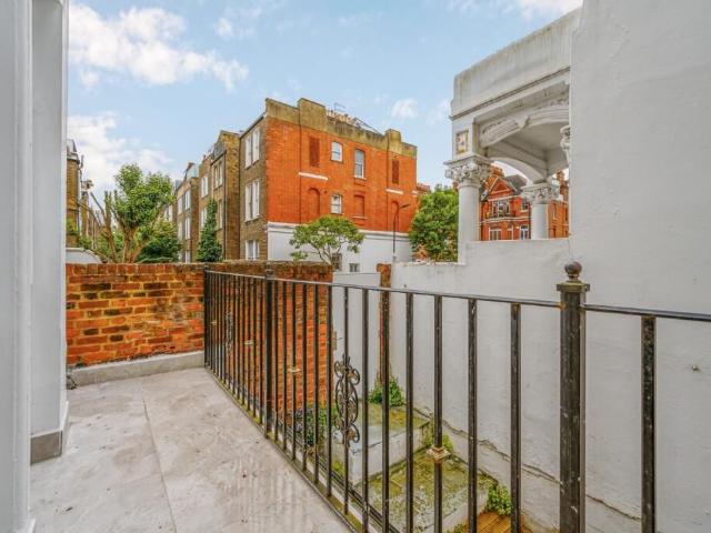 Comeragh Road, London W14, Studio to rent, £1,750 pcm | PrimeLocation