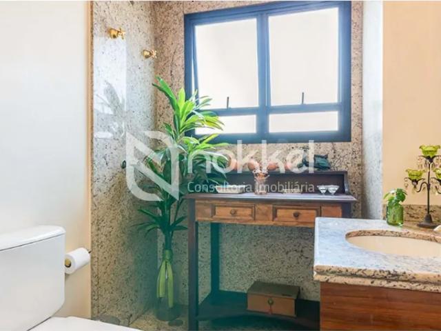 Comercial com 354 m², 4 quartos sendo 2 suítes à venda no Brooklin