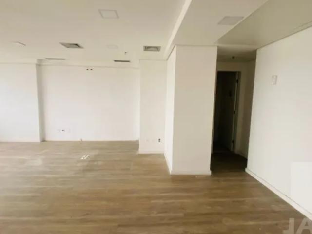 Comercial com 50 m², para alugar no bairro Santa Cecília