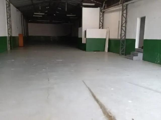 Comercial com 798 m², à venda no bairro Saúde