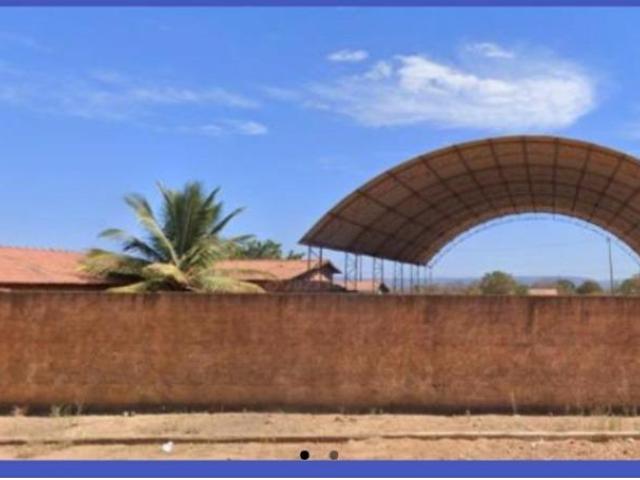 Comercial em Capitão Enéas MG