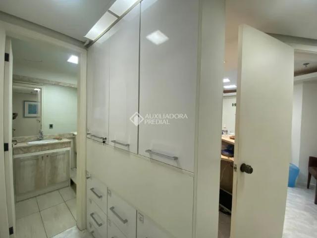 Conjunto comercial diferenciado com 150m² privativos no bairro Moinhos de Vento