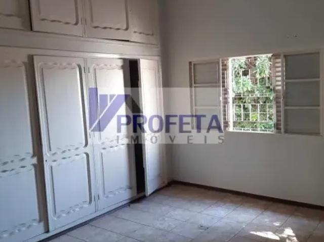 Comercial para Venda em Marília, Centro, 3 dormitórios, 2 suítes, 3 banheiros, 1 vaga