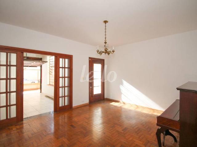 Comercial/Industrial 4 quartos para alugar no a Mirandopolis