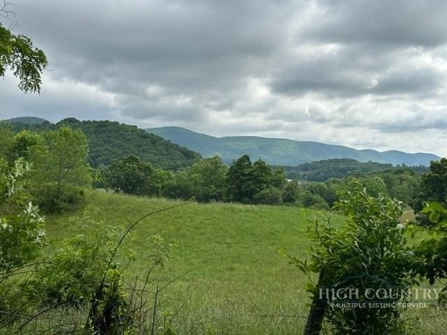 Comers Rock Rd, Elk Creek, VA 24326
