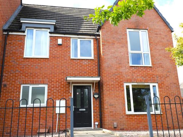Comet Avenue, Knutton, ST5 4 bed semi detached house to rent £2,019 pcm £466 pw
