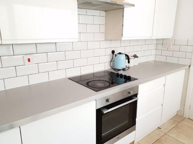 Comet Street, Cardiff CF24 4 bed terraced house to rent £2,260 pcm £522 pw