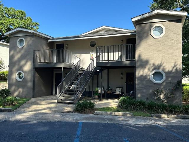 Comfort, Convenience, and Coastal Charm in the Heart of Mobile! 1 Bedroom Apartment for Rent at 608 Azalea Rd, Mobile, AL 36609 Greenwich Hills