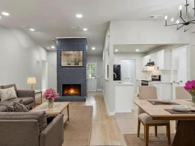 Comfort & Convenience with this Fully Furnished