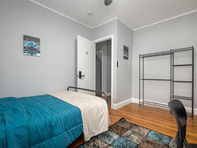 Comfortable & cozy Baltimore Townhouse