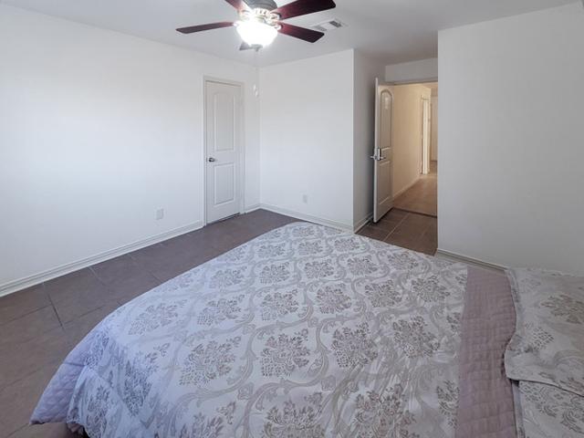 Comfortable & cozy Houston House with Living room
