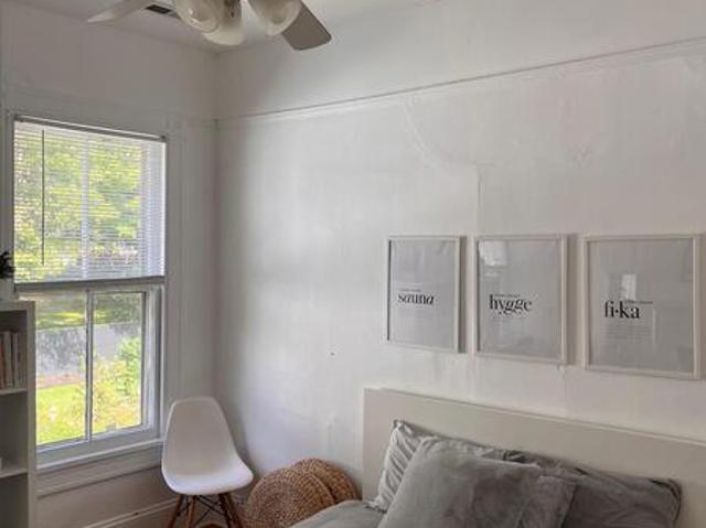 Comfortable & cozy Raleigh House with Television