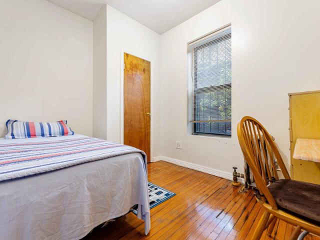Comfortable Cozy Room near Utica Avenue