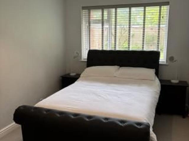 Comfortable double room to rent in the heart of Beckenham