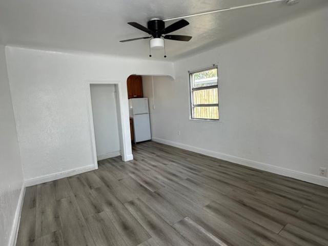 Comfortable efficency apartment