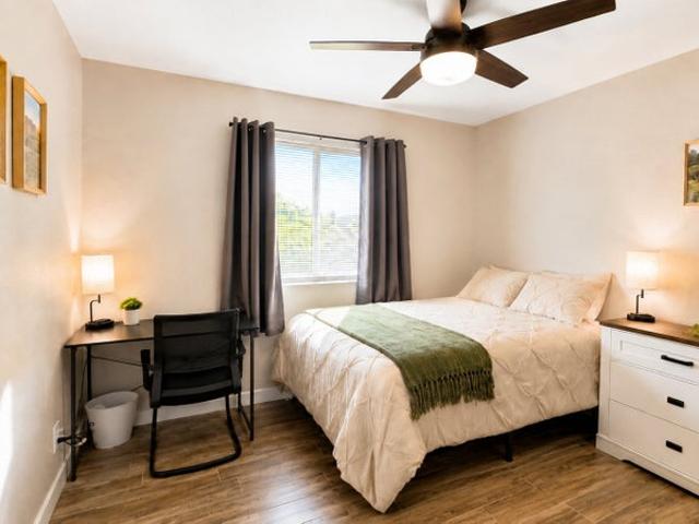 Comfortable Furnished Room with Shared Bath and B