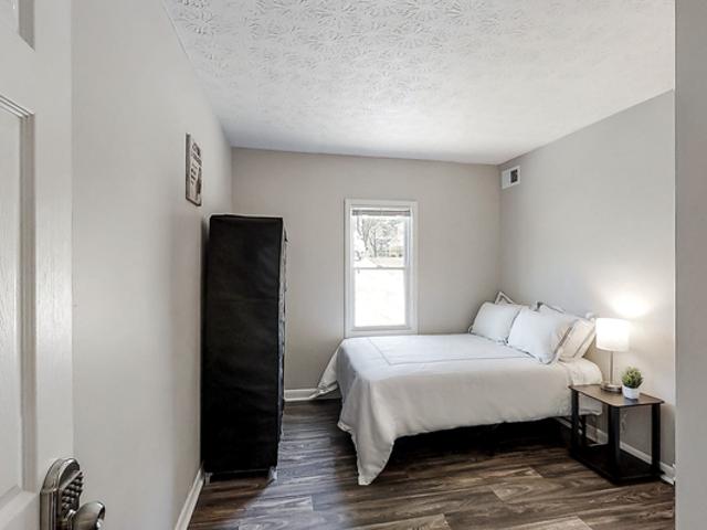 Comfortable Home in Morning Creek | Monthly Cleaning | Secure Coded Rooms | 0.4 mi from YoSnacks | 1.1 mi from Bus Stops
