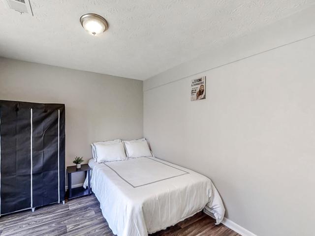 Comfortable Home in Morning Creek | Monthly Cleaning | Secure Coded Rooms | 0.4 mi from YoSnacks | 1.1 mi from Bus Stops
