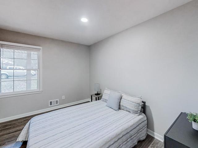 Comfortable Home in Anderson Drive | Monthly Cleaning | Secure Coded Rooms | 0.6–1.6 mi from Grocery Stores | 0.3 mi from Bus Stops