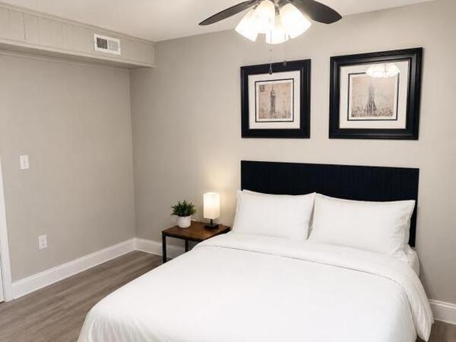 Comfortable home in White Plains | Bi Weekly Cleaning | Secure coded rooms | 5 min walk to bus stops | 1.6 mi to Atlantic Supermarket