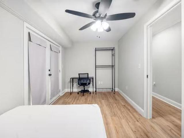 Comfortable home in White Plains | Bi Weekly Cleaning | Secure coded rooms | 5 min walk to bus stops | 1.6 mi to Atlantic Supermarket