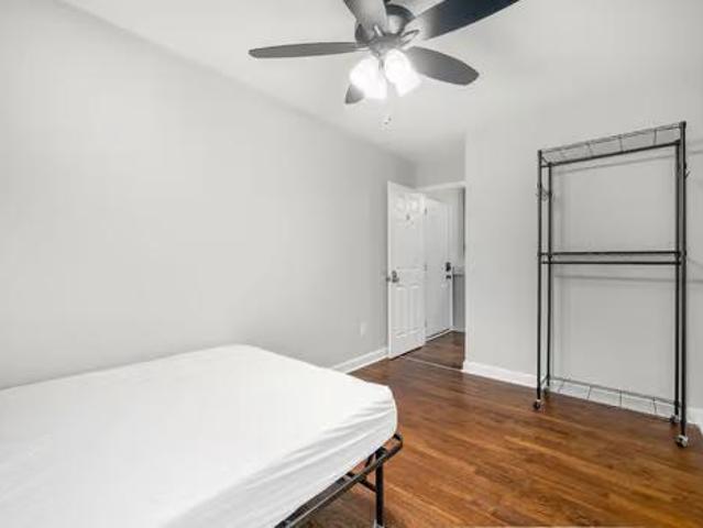 Comfortable home in White Plains | Bi Weekly Cleaning | Secure coded rooms | 5 min walk to bus stops | 1.6 mi to Atlantic Supermarket