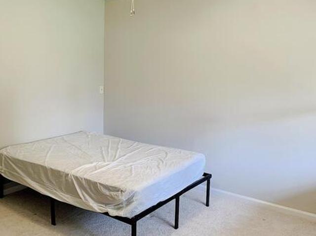 Comfortable & homey Mableton House with Patio or porch