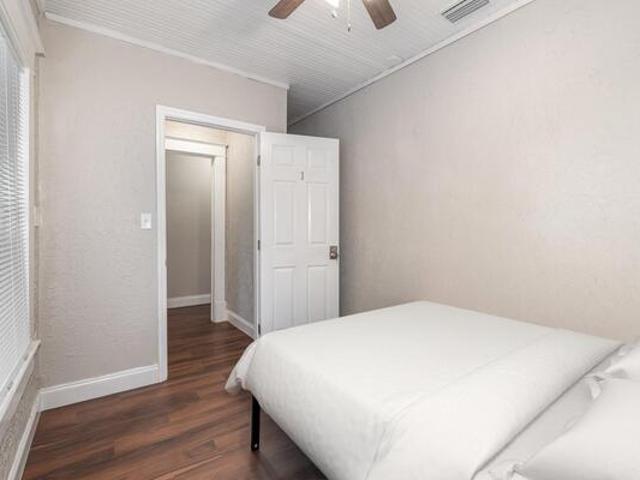 Comfortable & homey Orlando House with Backyard