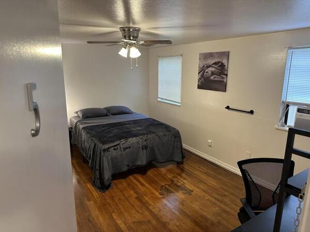 Comfortable Jackson House w/ New Appliances, Cozy Furnished Rooms, Huge Backyard & some Gifts to You