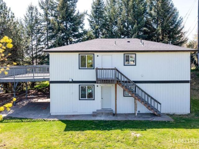 Spacious and Bright 3 Bedroom Upper Duplex | Available NOW