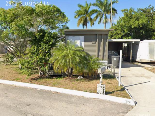 Comfortable Mobile Home with Patio in WEST PALM BEACH