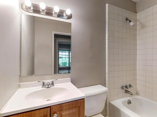 Comfortable & Modern College Park Home | Move In Ready, Secure & Fully Furnished | Fast Wi Fi, Routine Cleanings & Easy Transit Access