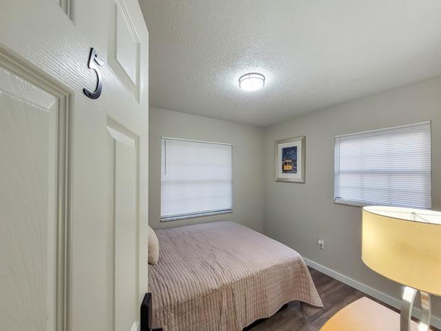 Comfortable & newly renovated Gainesville House with Backyard