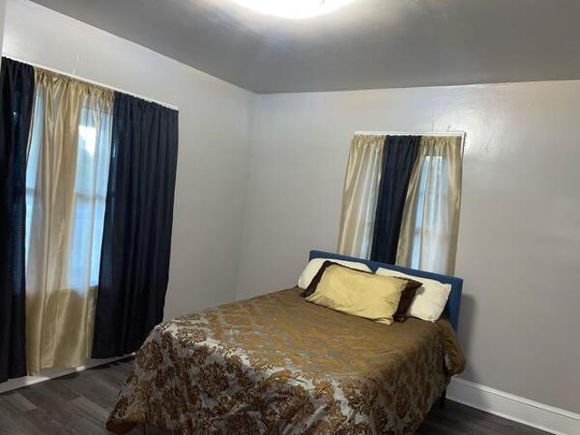 Comfortable & newly renovated Decatur House with Living room