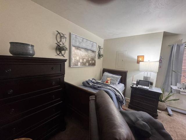COMFORTABLE NICE ROOM