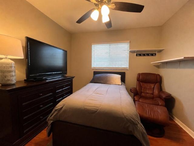 Comfortable Private Bedroom Available – Cape Coral