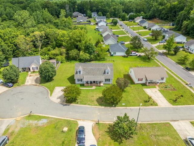 Comfortable Private Room in West Charlotte – Bills Included
