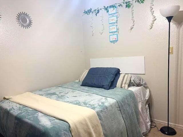 Comfortable Private Room with Modern Shared Amenit