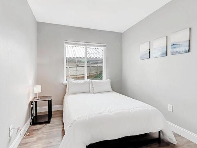 Comfortable & Quiet PadSplit Near Transit & Shopping