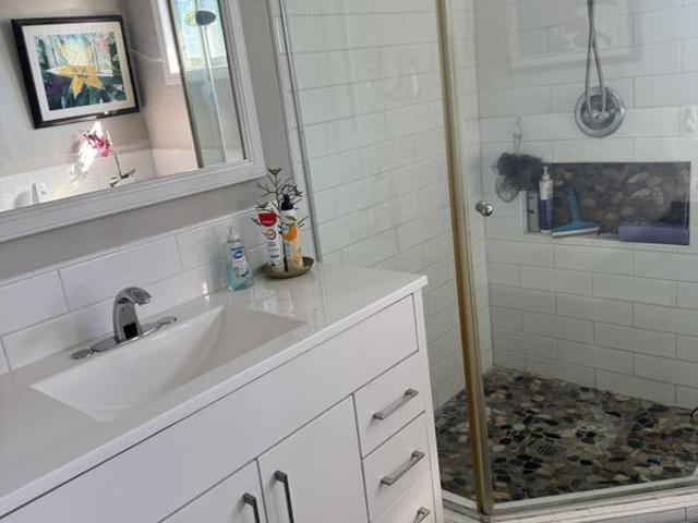 Comfortable Room, Nice Home, Great Neighborhood!