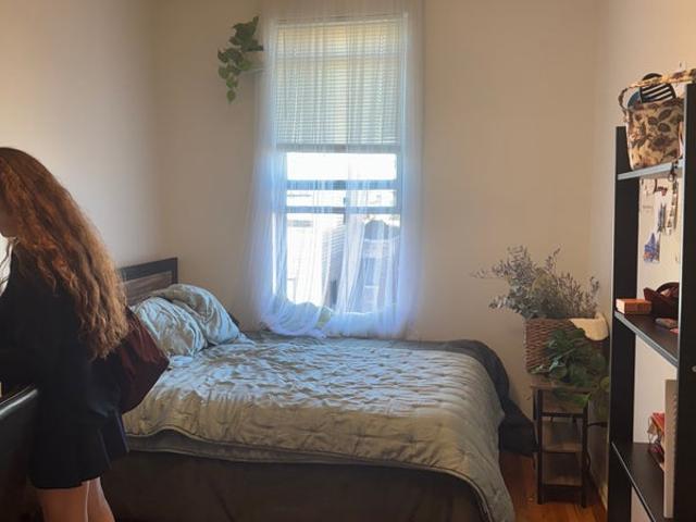 Comfortable sized room in Greenpoint