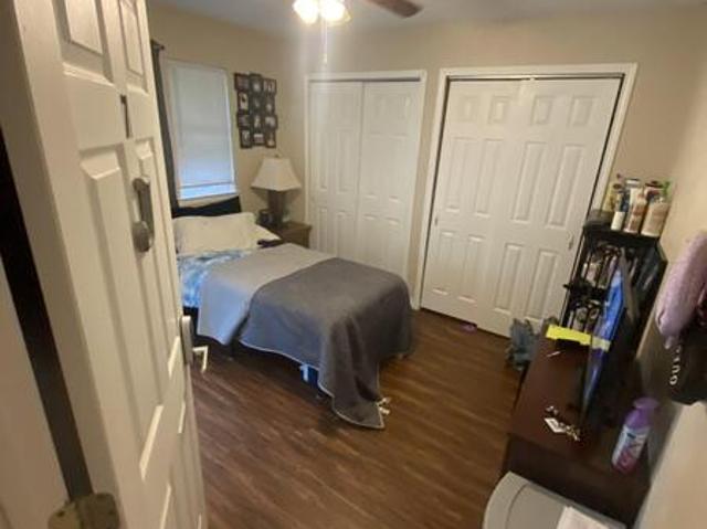 Comfortable & spacious Arlington House with Patio or porch