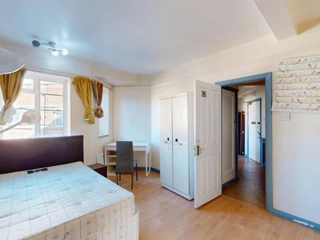Comfy 3 bedroom in West Kensington
