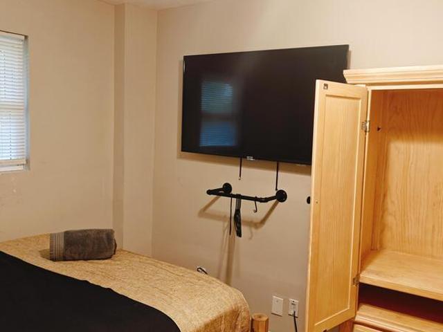 Comfy Beds Fast Wi Fi, fantastic patio to take in the beauty of outside after a long work day/night