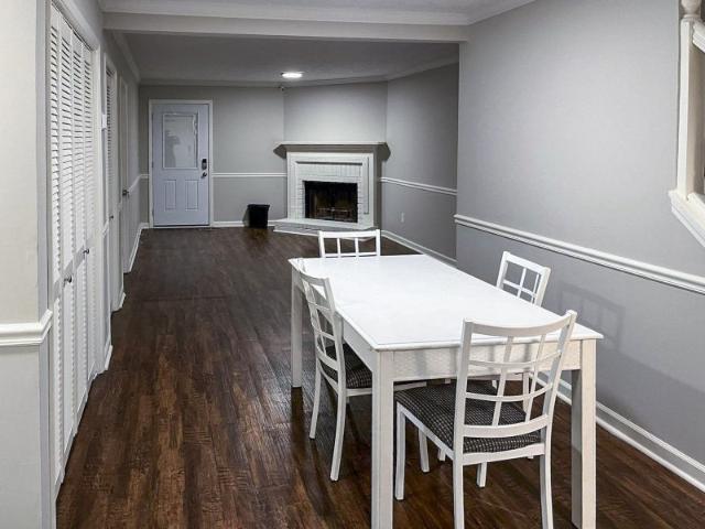Comfy & cozy Atlanta Duplex Multiplex with Worksp